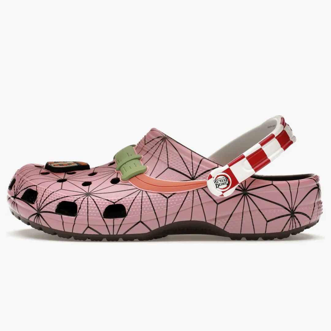 Crocs Classic Clog Nezuko – bei HYPENEEDZ kaufen