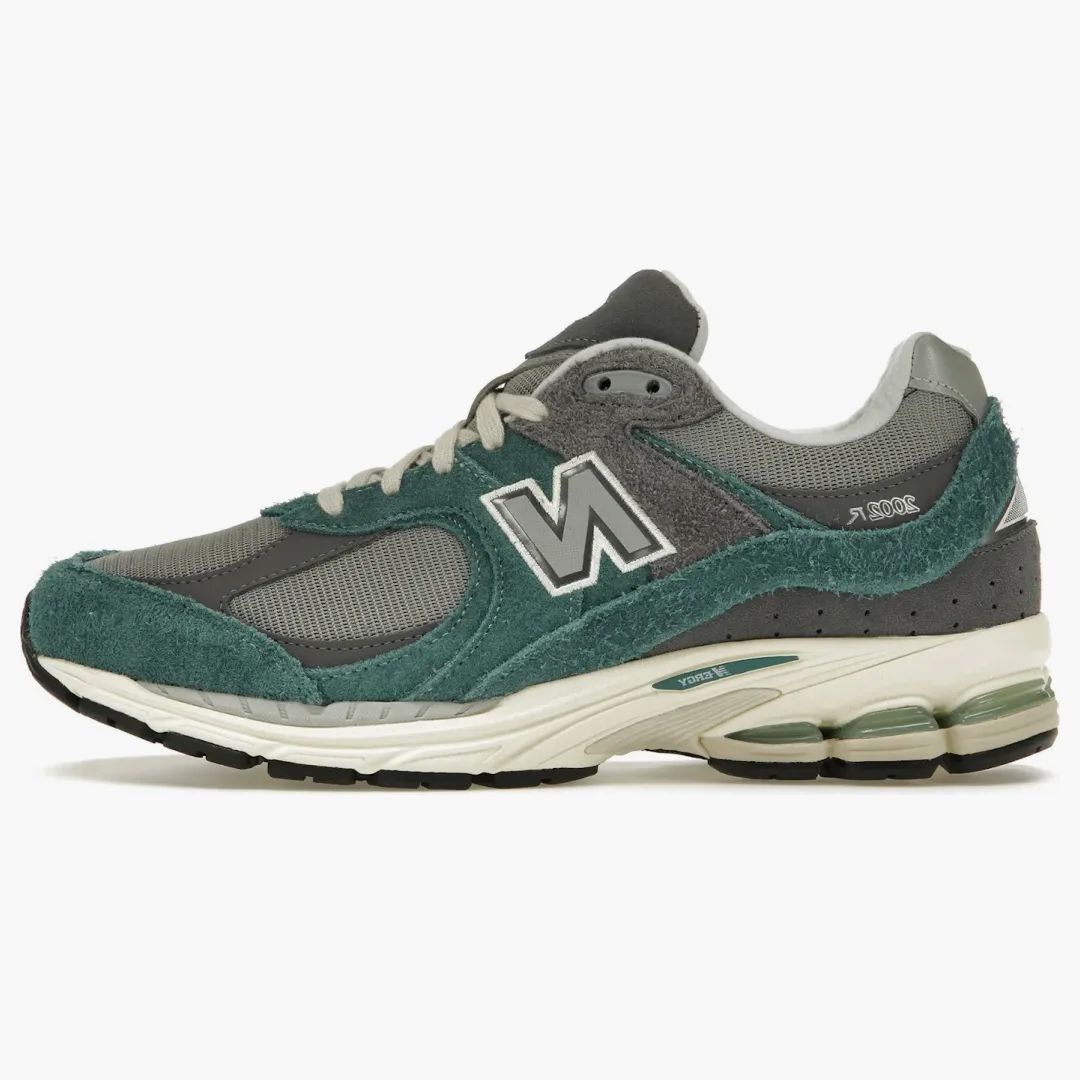 New Balance 2002r New Spruce – bei HYPENEEDZ kaufen