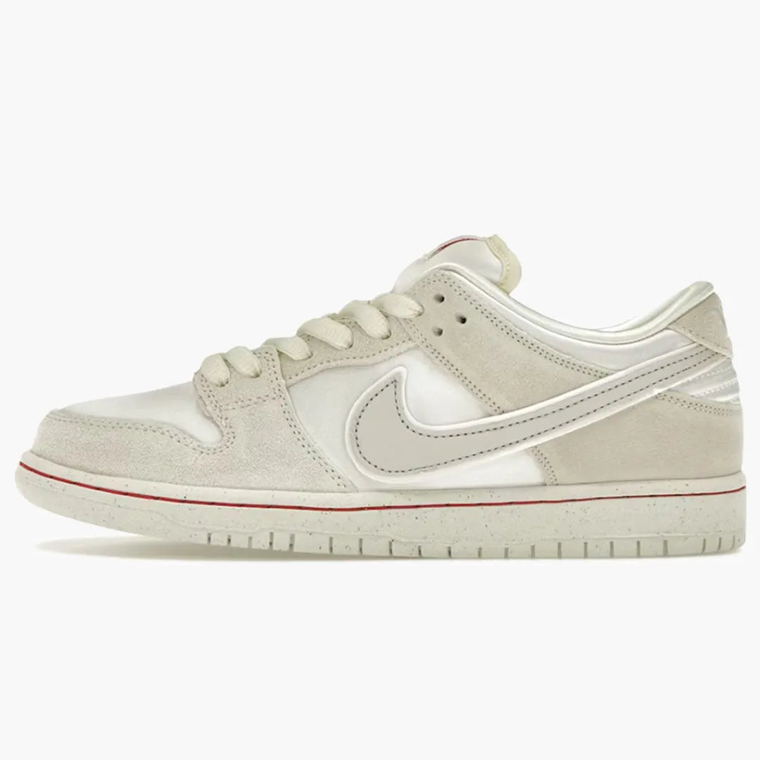 Kaufe den Nike SB Dunk Low City Of Love Light Bone | bei Hypeneedz