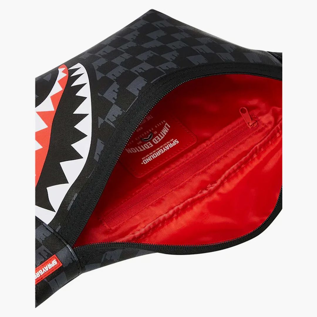 Sprayground Drip Check Savvy Crossbody – bei HYPENEEDZ kaufen
